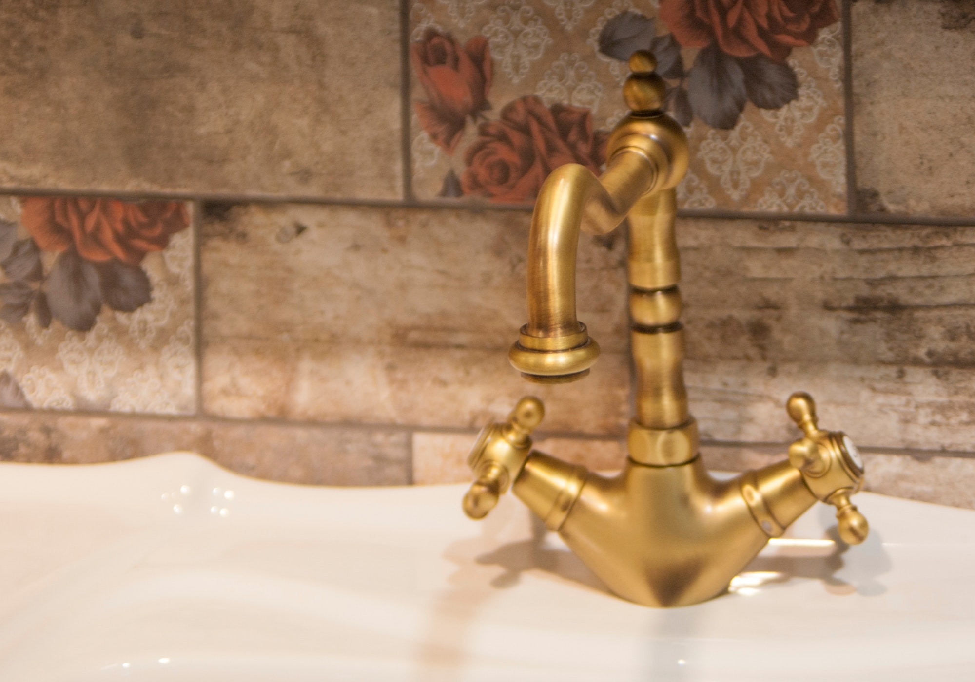 How to Choose the Right Finish for Your Kitchen Faucet - Kitchen ...